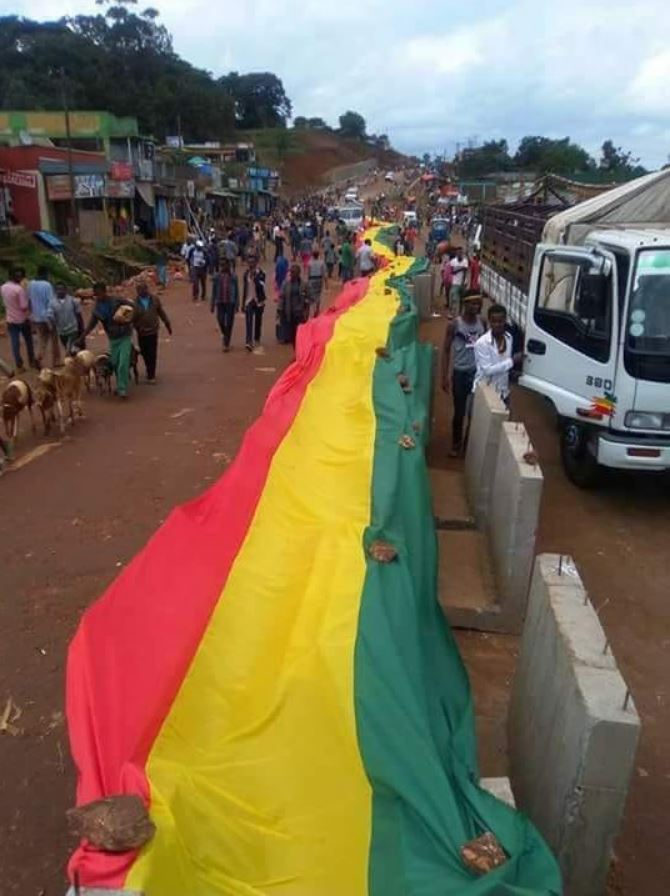 በከፋ ዞን ቦንጋ ከተማ በኢትዮጵያ ሰንደቅ ዓላማ ዛሬ እንዲህ አጊጣ ውላለች | Mereja.com ...