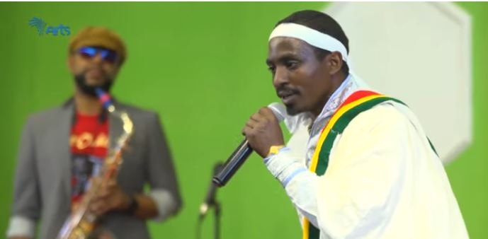 መላኩ ታረቀኝ- ከንቲባውን ያስደመመው የሽለላው ንጉስ – ጦቢያ ግጥምን በጃዝ | Mereja.com ...