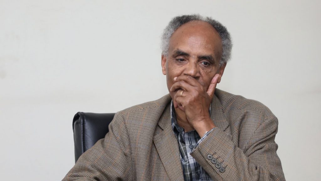 “ተበደልኩ ባዩም በዳዩም የሚምለው በመከረኛው ሕገ መንግሥት ነው” – ፕሮፌሰር በየነ ጴጥሮስ | Mereja.com ...